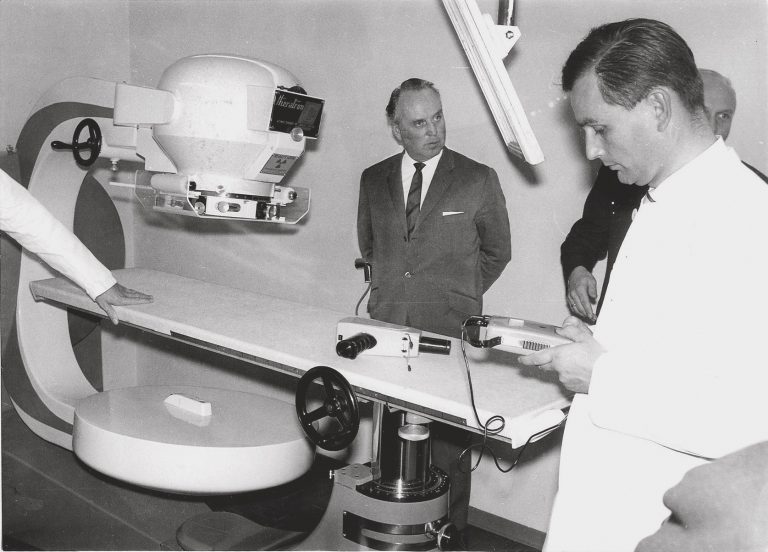 2_22 Theratron CII - Klinik Dr. Hancken